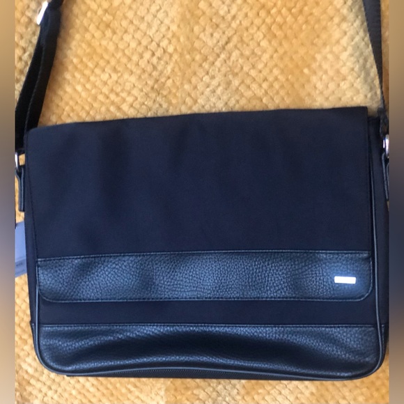 Calvin Klein | Bags | Nwt Calvin Klein Laptoptablet Messenger Bag ...